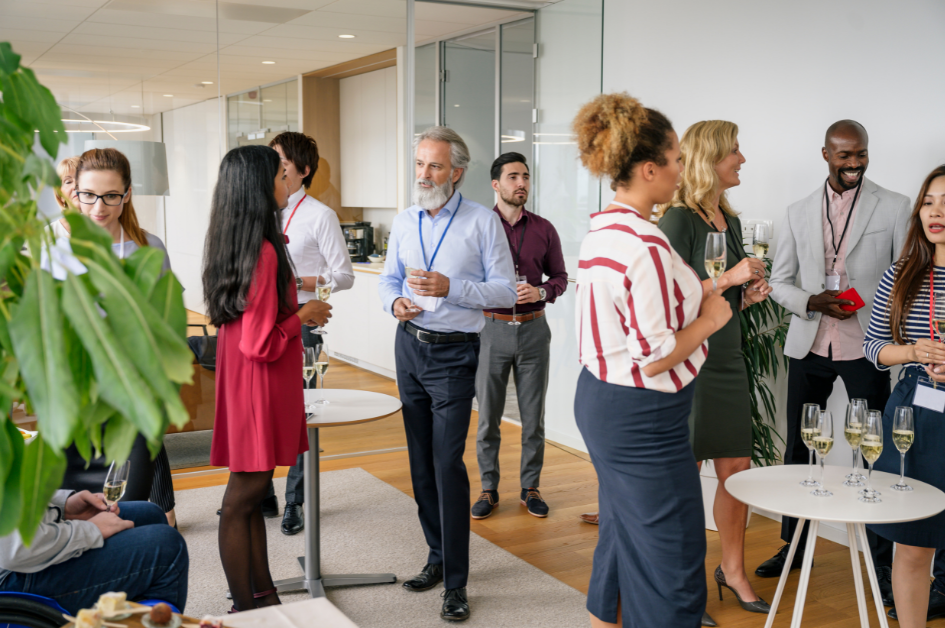 Four Canadian Social Etiquettes to Know as a Newcomer - YMCA Newcomer ...